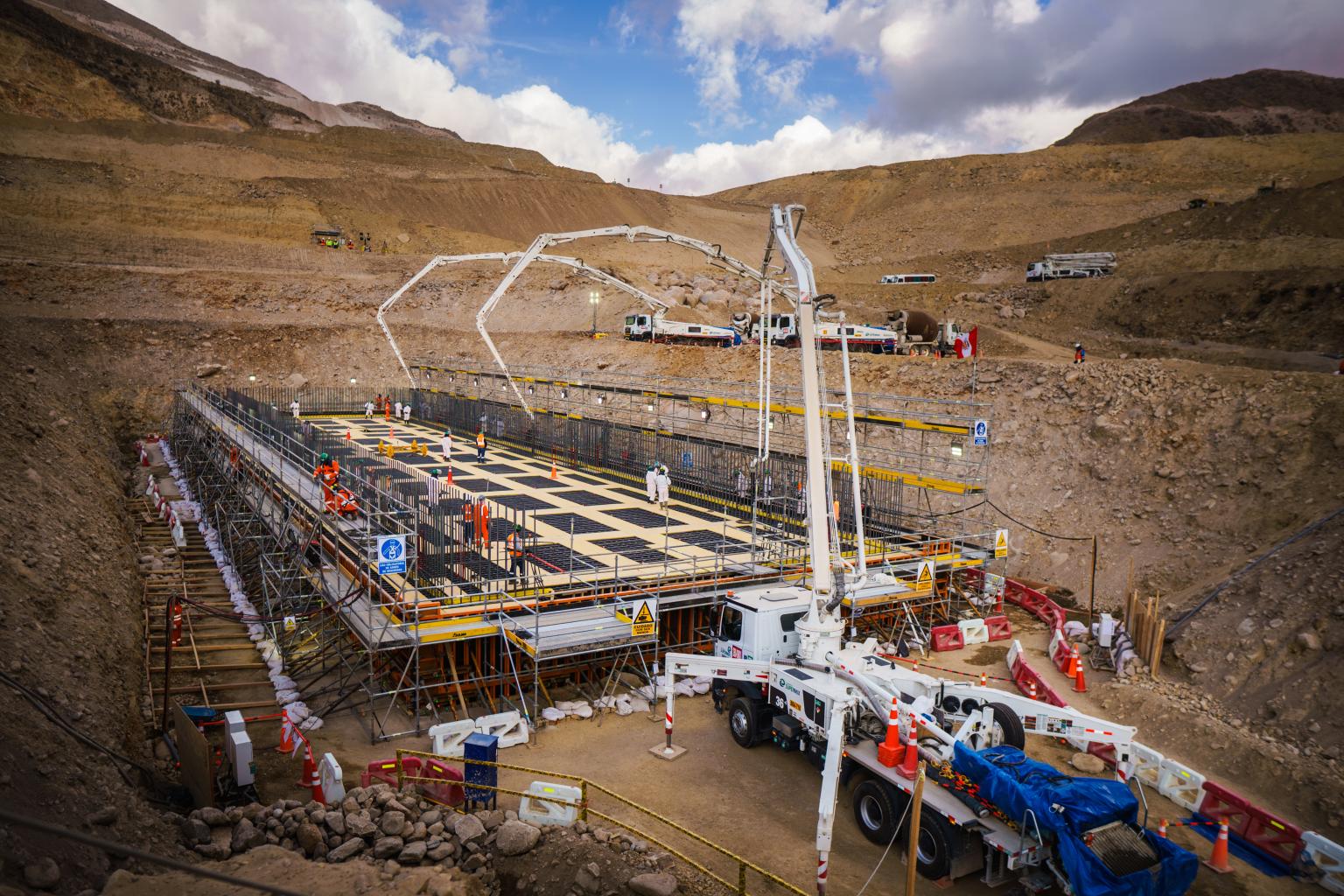 Vaciado Masivo de Concreto y su Aplicación en Proyectos Mineros ...